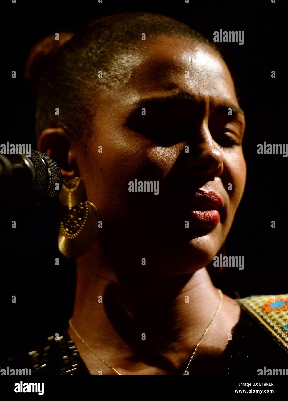 Ayo ayo Banque de photographies et d’images à haute résolution - Alamy