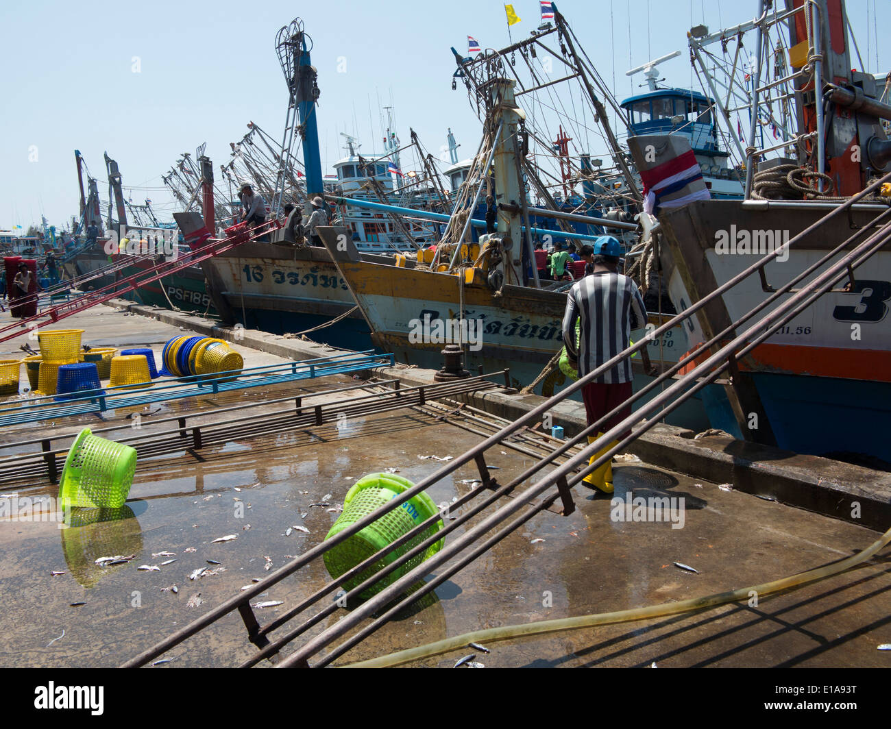 Thailande port de peche de phuket Banque de photographies et d’images à ...