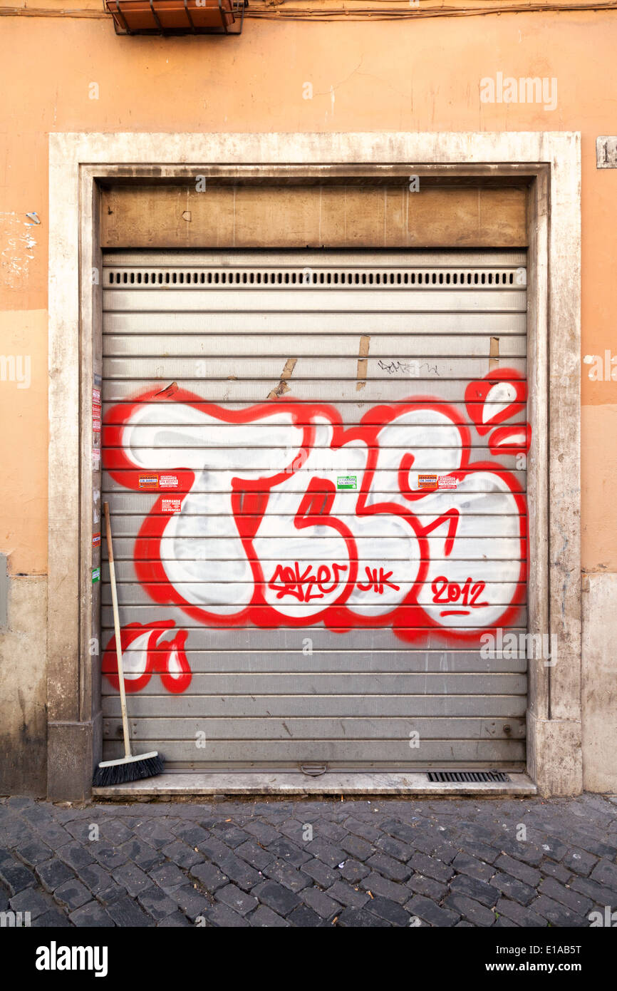 Graffiti rome italy Banque de photographies et d’images à haute ...