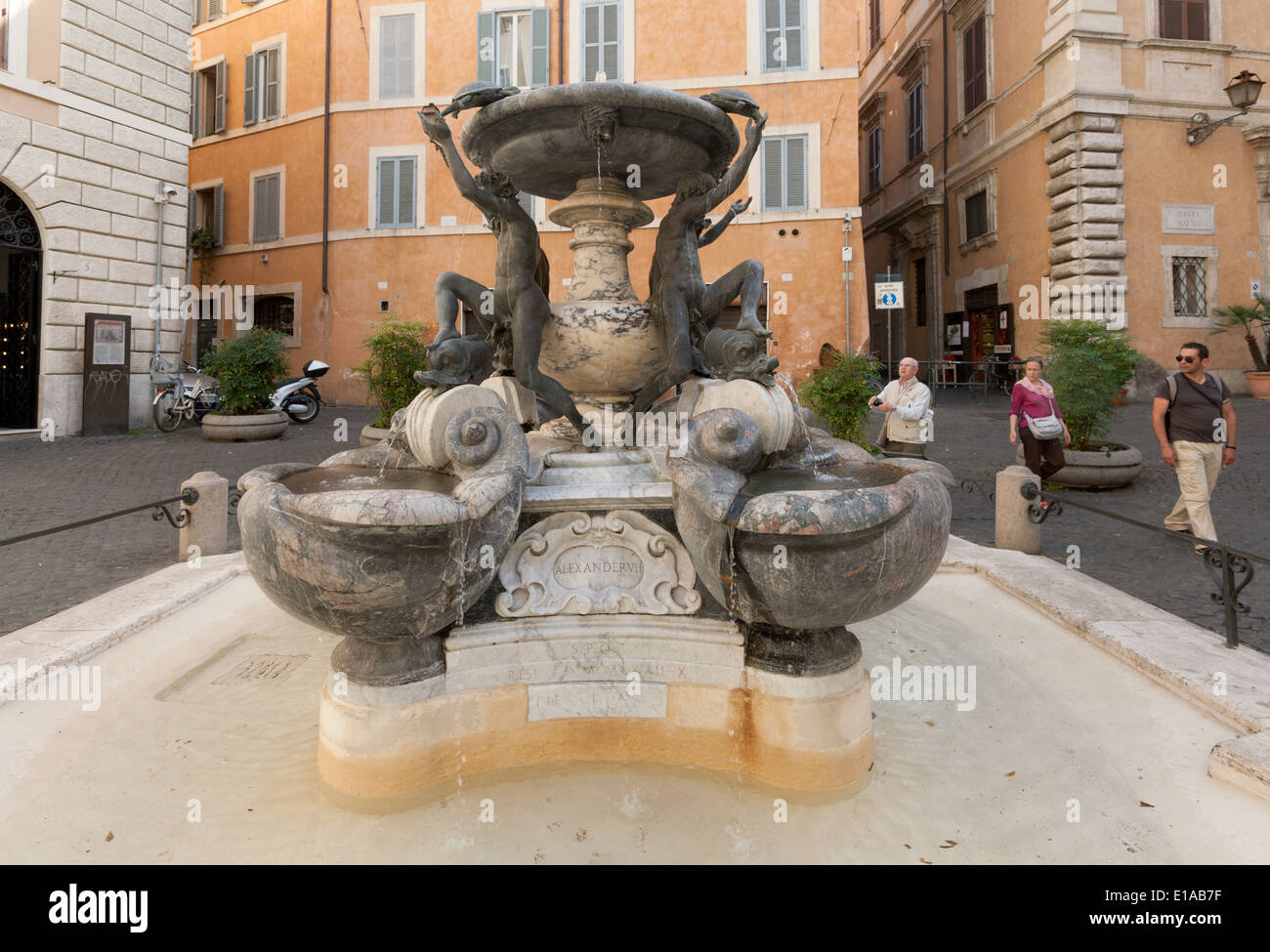 Tortoise Fountain Banque d'image et photos - Alamy