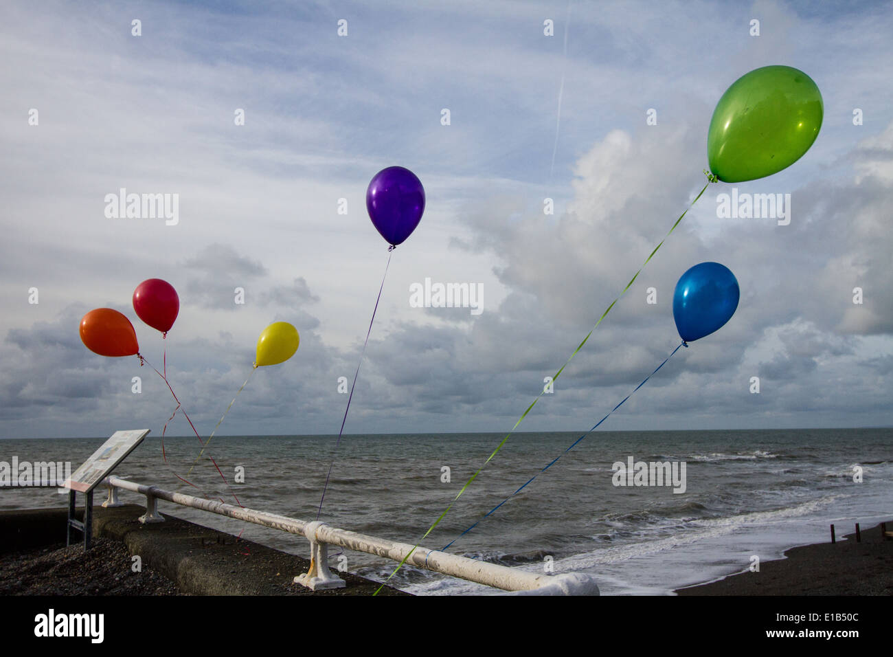 Ballons en mer Banque de photographies et d’images à haute résolution ...