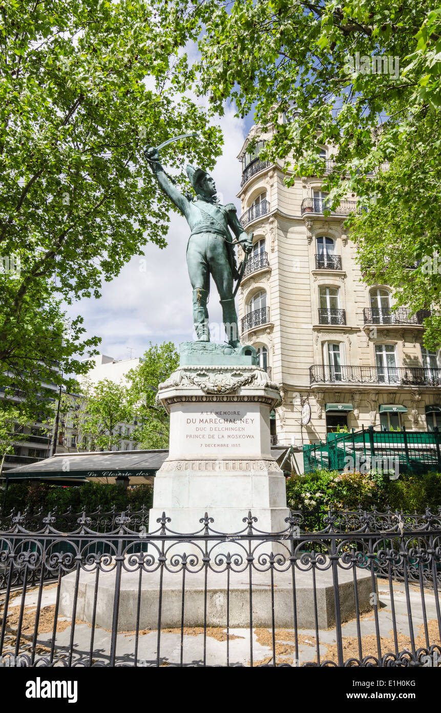Statue marechal ney Banque de photographies et d’images à haute ...