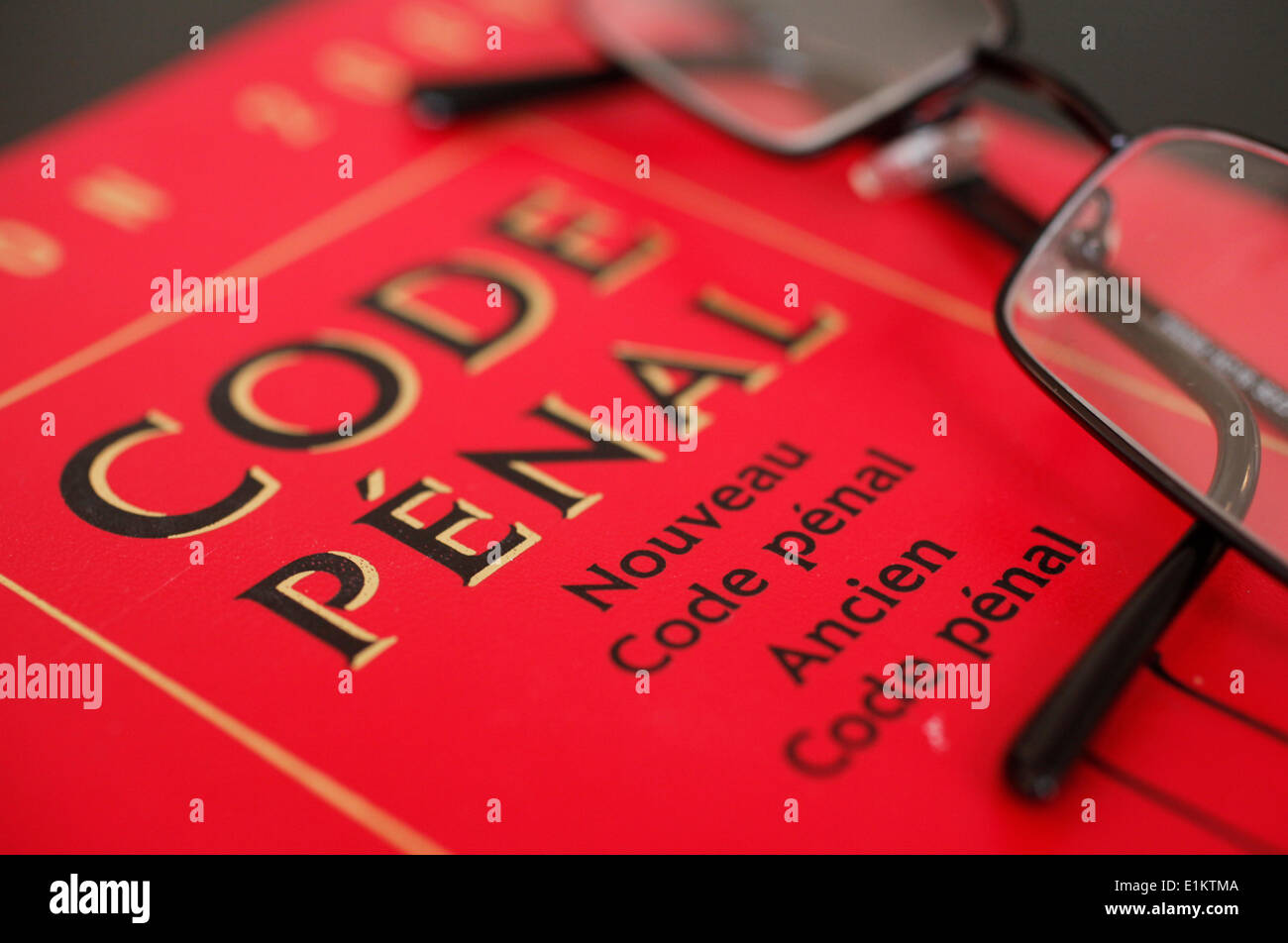 French penal code Banque de photographies et d’images à haute ...