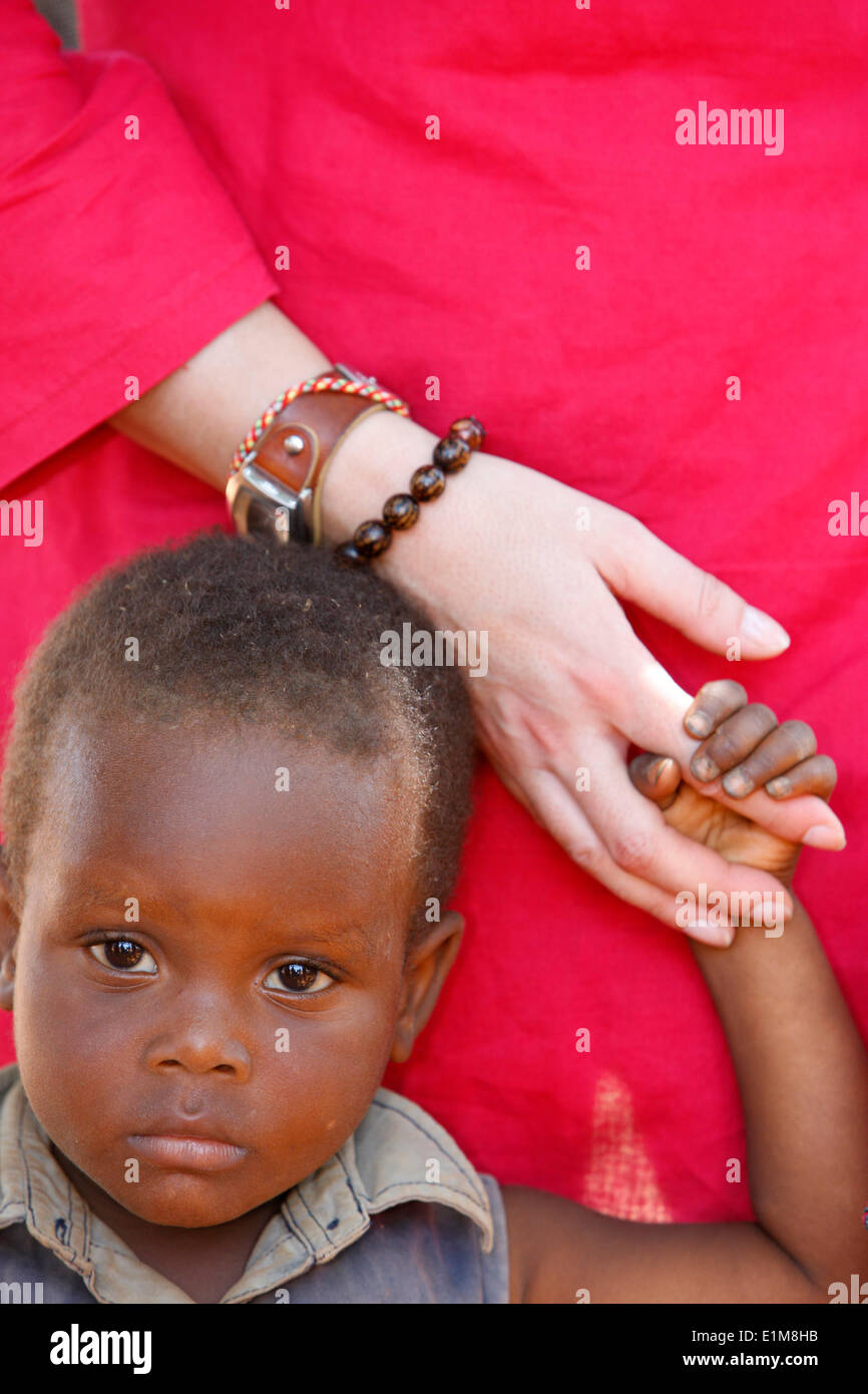 Garçon africain orphelin Banque de photographies et d’images à haute ...