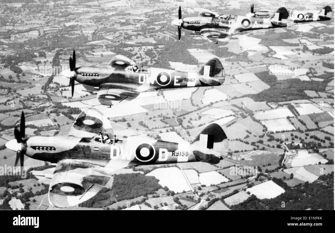 Supermarine spitfire mk xiv Banque de photographies et d’images à haute ...