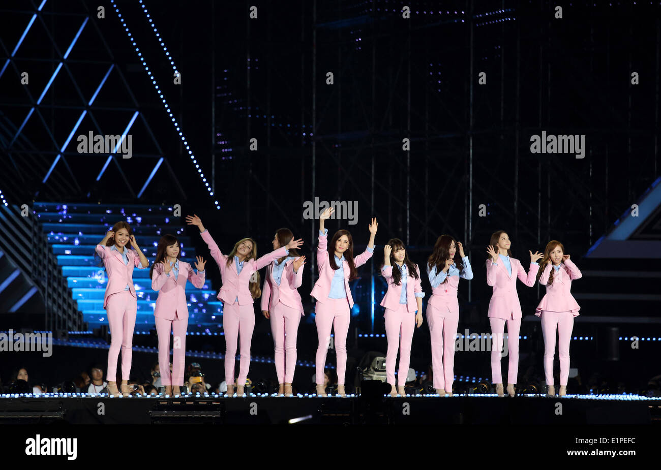 Girl pop concert korea Banque de photographies et d’images à haute ...