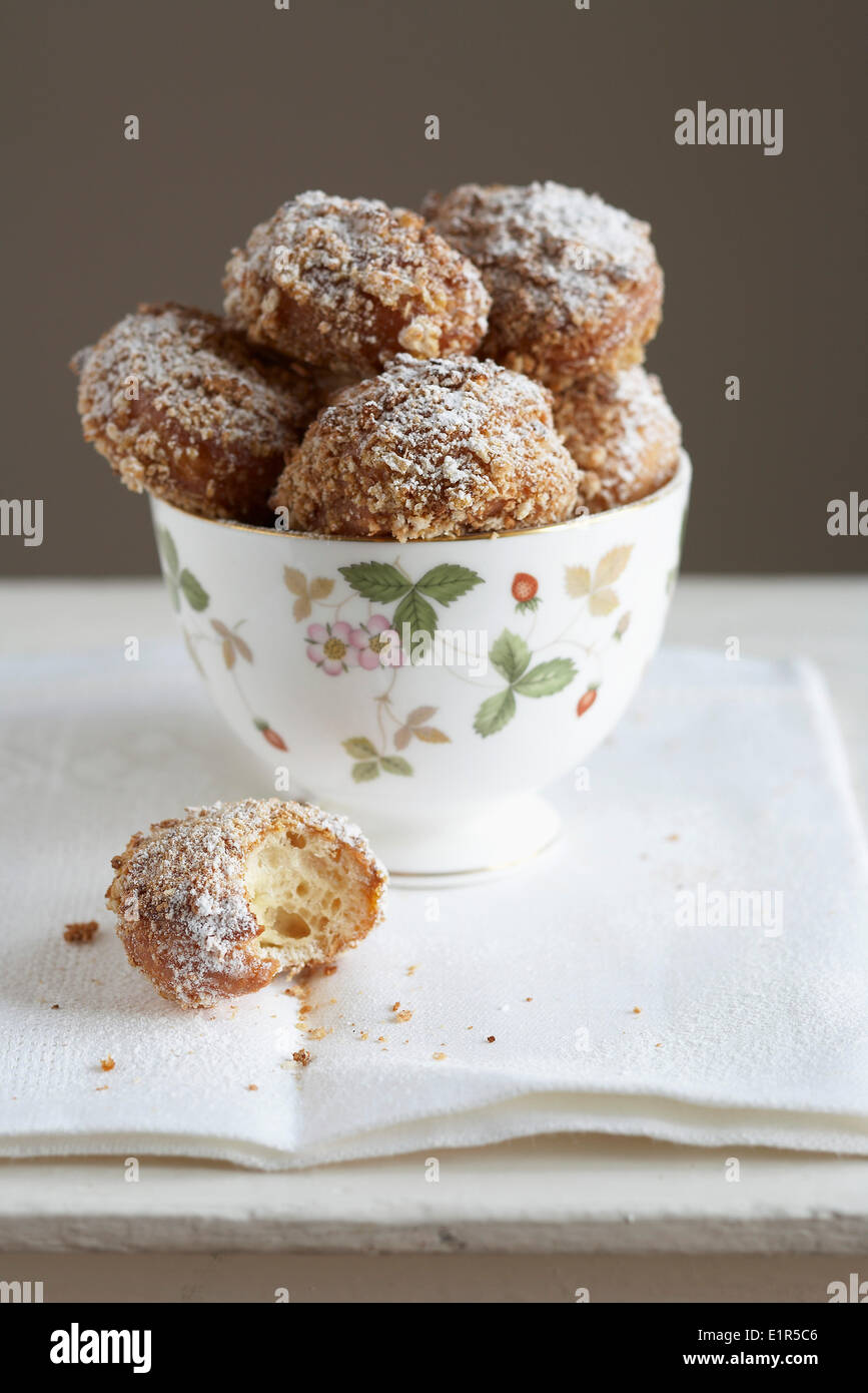 Mini beignets Banque de photographies et d’images à haute résolution ...