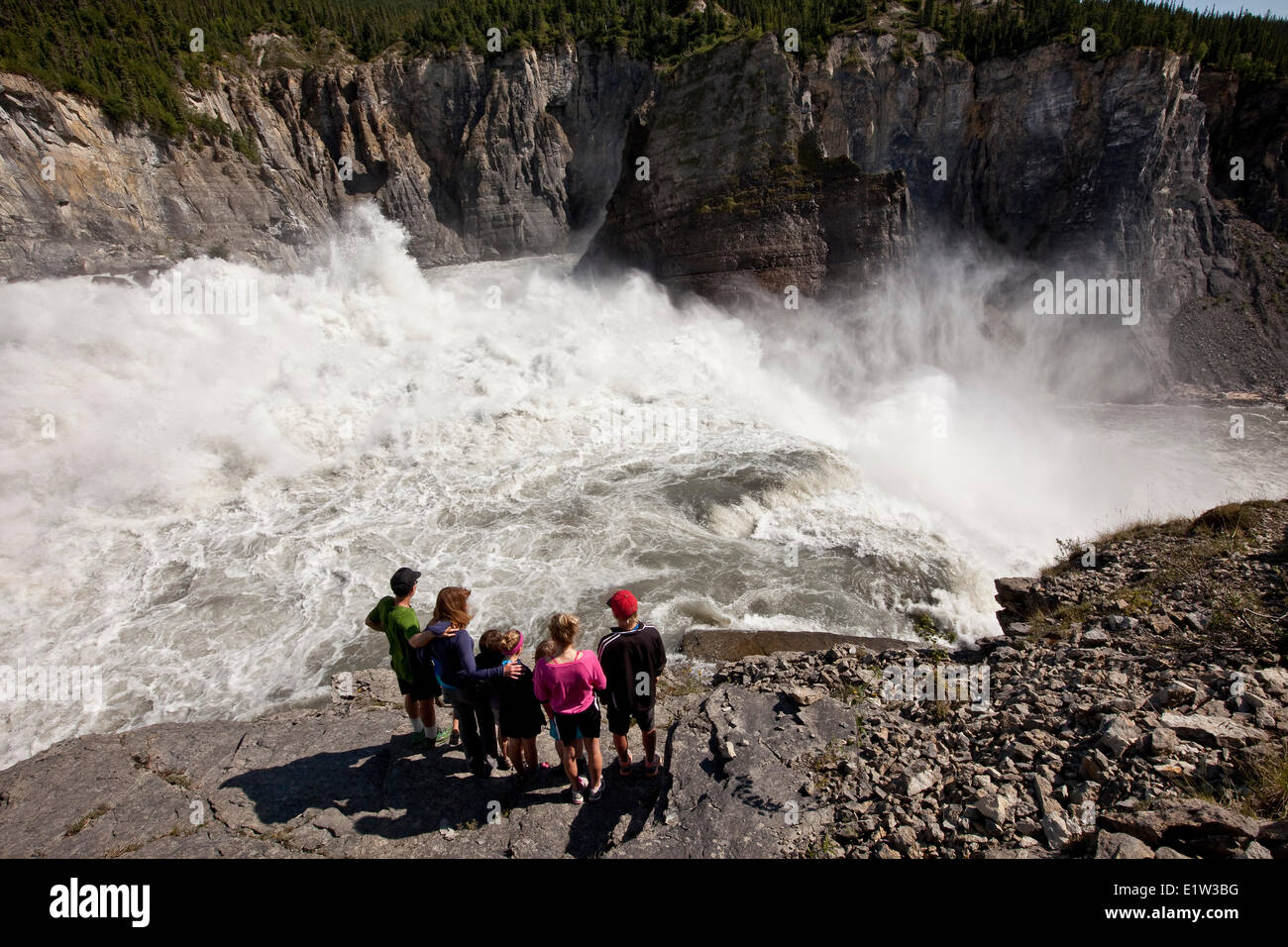 Virginia falls nahanni national park Banque de photographies et d ...