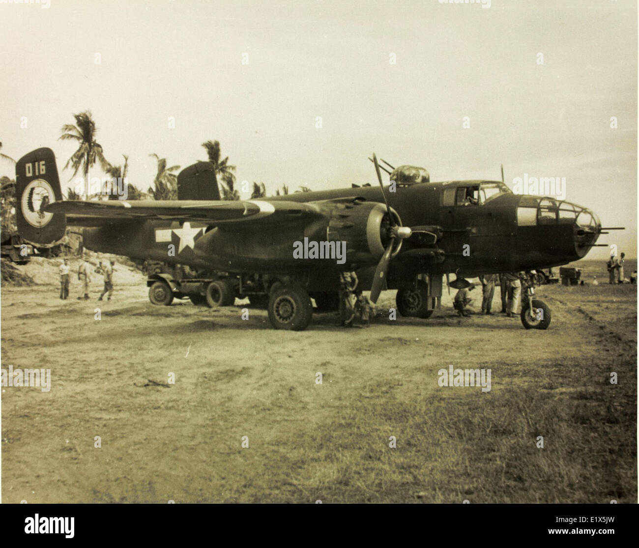 345e Bomb Group North American B-25 Photo Stock - Alamy