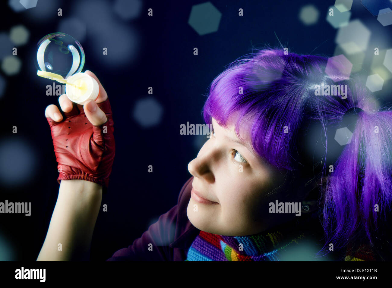 Cheveux violets Banque de photographies et d’images à haute résolution ...