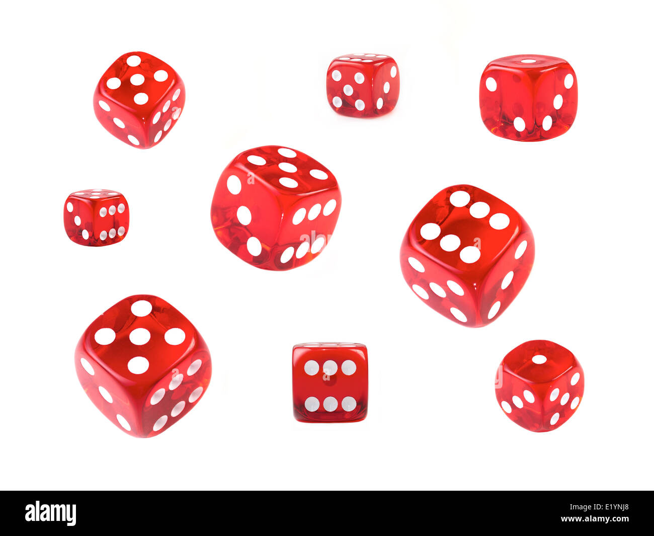 Une collection de dés rouges à différents angles isolé sur un fond ...