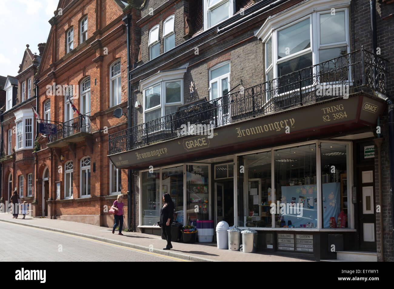 High street tring hertfordshire england Banque de photographies et d ...