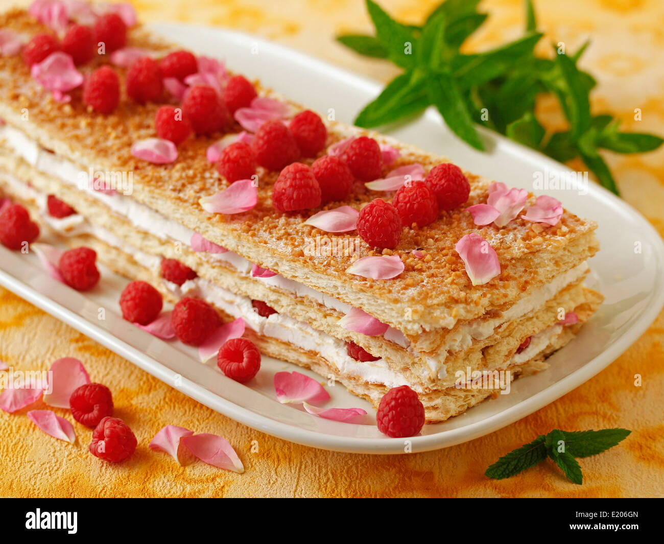 Millefeuille gateau Banque de photographies et d’images à haute ...