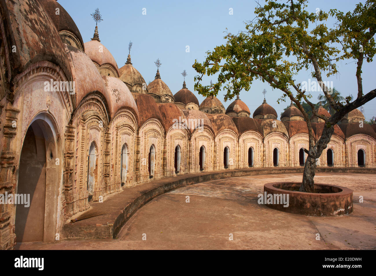L'Inde, le Bengale occidental, Kalna, Nava Kailash temple (108 Shiv ...