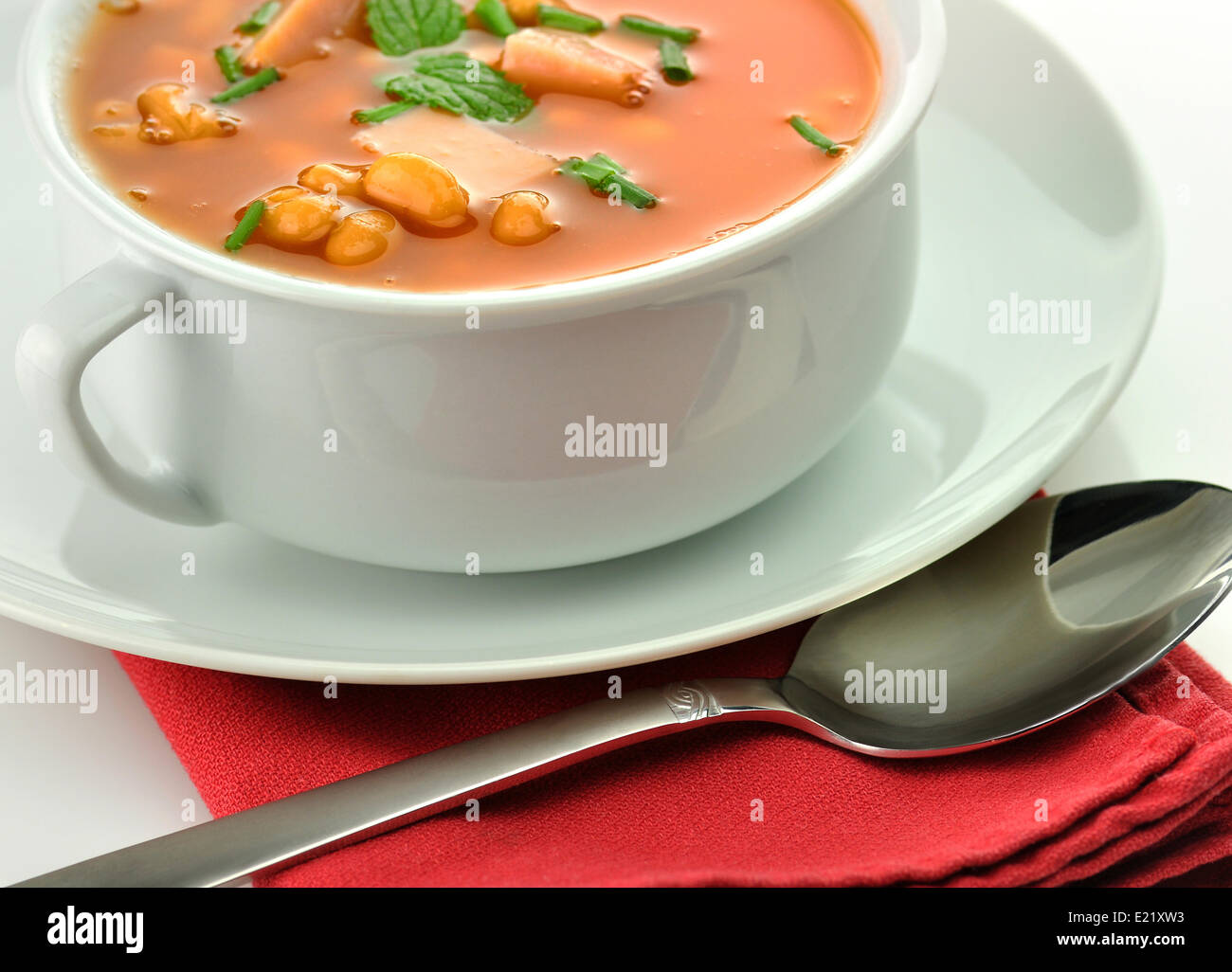 Soupe au jambon et aux haricots Banque de photographies et d’images à ...