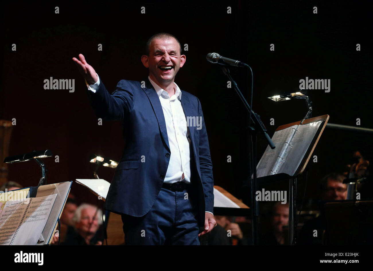 Jacques brel Banque de photographies et d’images à haute résolution - Alamy