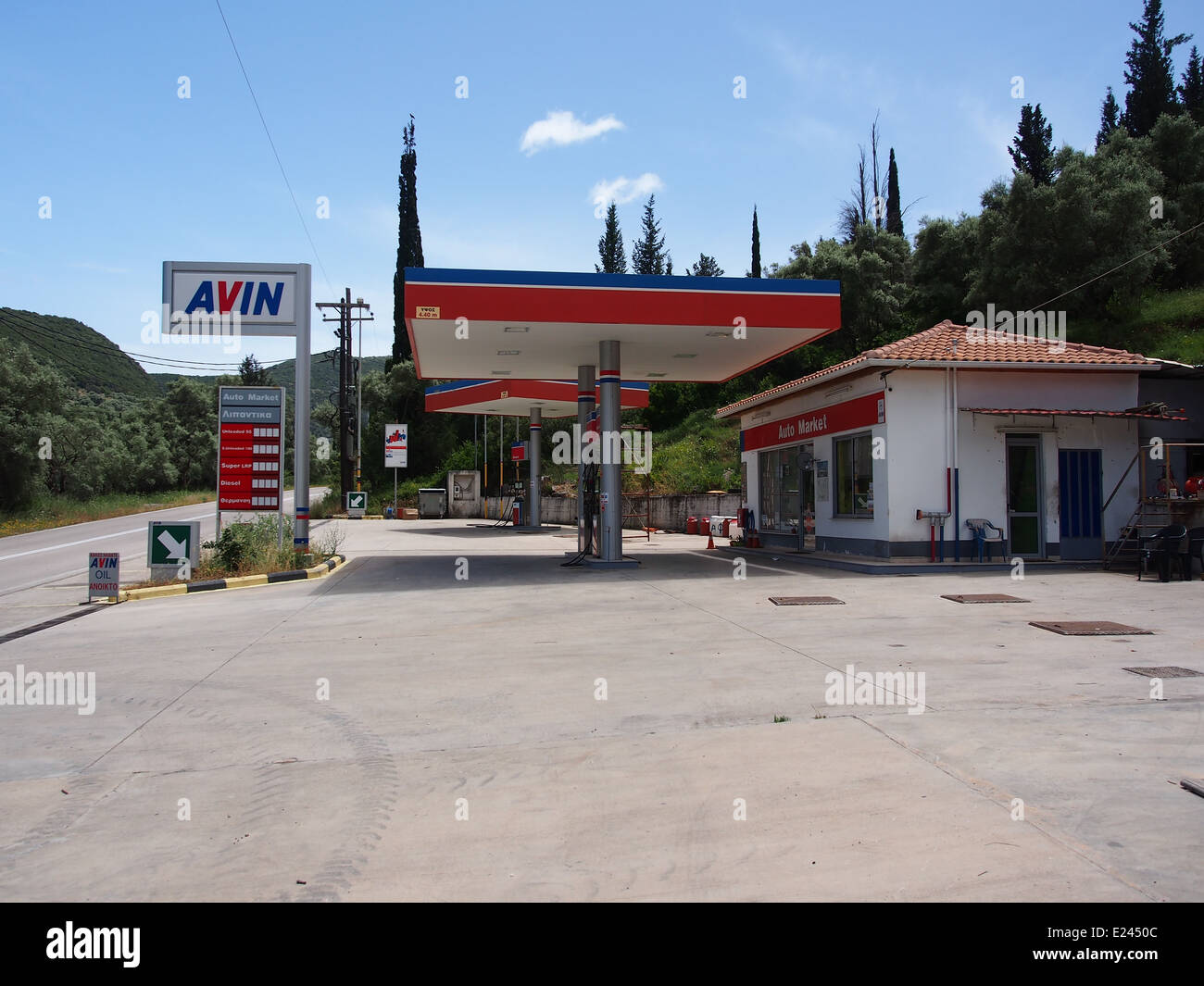 Fuel station avin Banque de photographies et d’images à haute ...