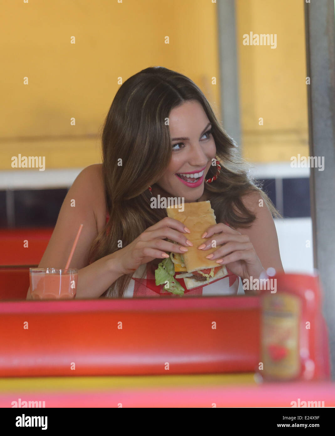 Kelly brook films commercial on Banque de photographies et d’images à ...
