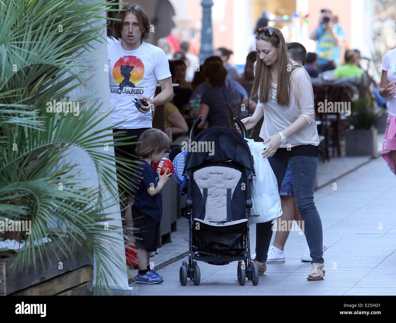 Luka modric family luka modric Banque de photographies et d’images à ...