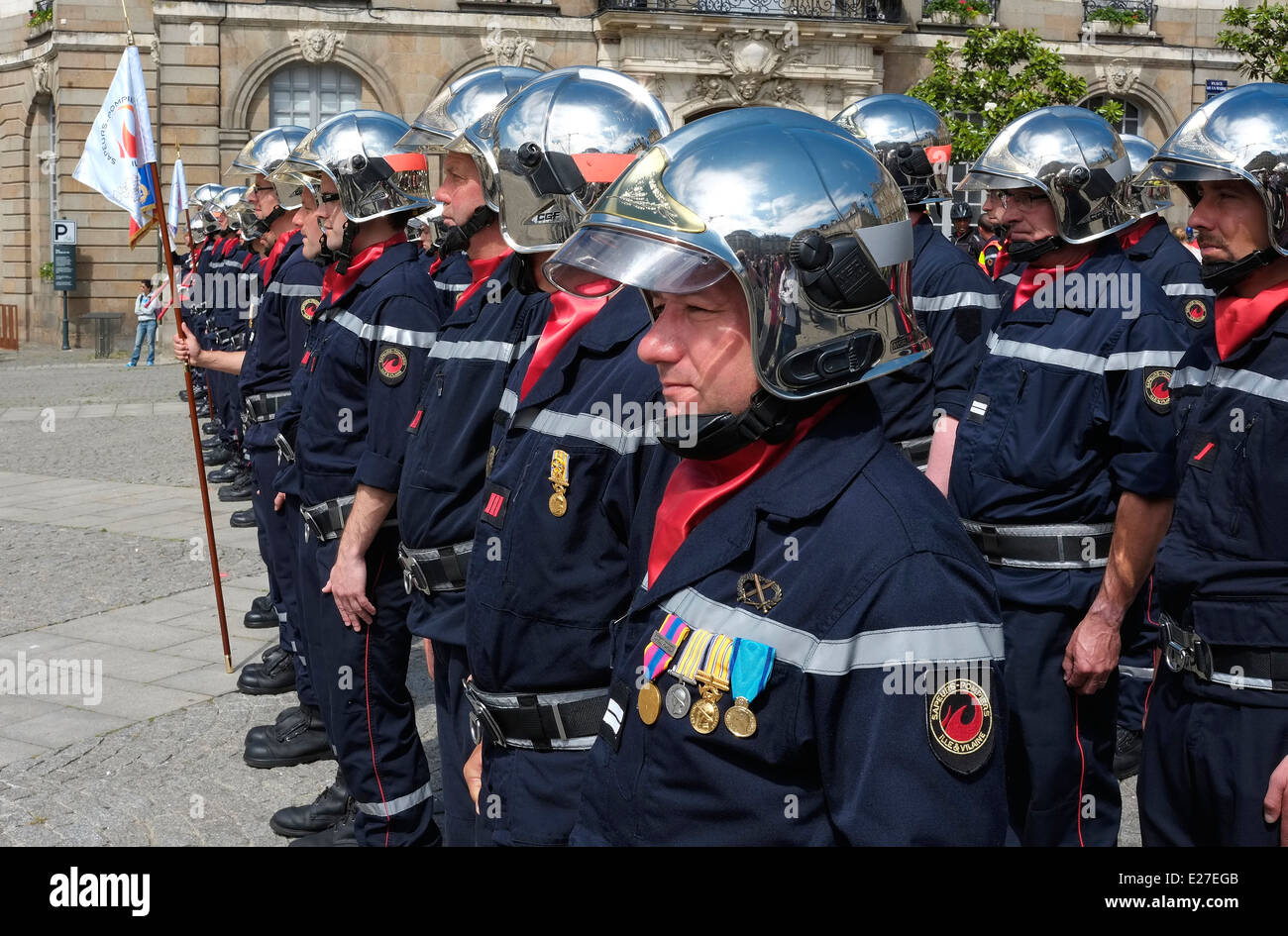 Pompiers france Banque de photographies et d’images à haute résolution ...