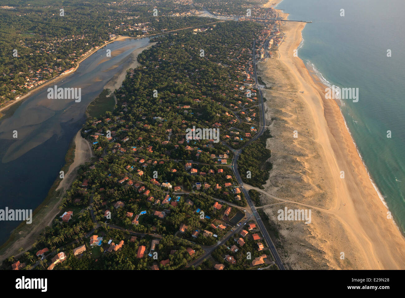 France, Landes, Hossegor, Seignosse plage et lac (vue aérienne Photo ...