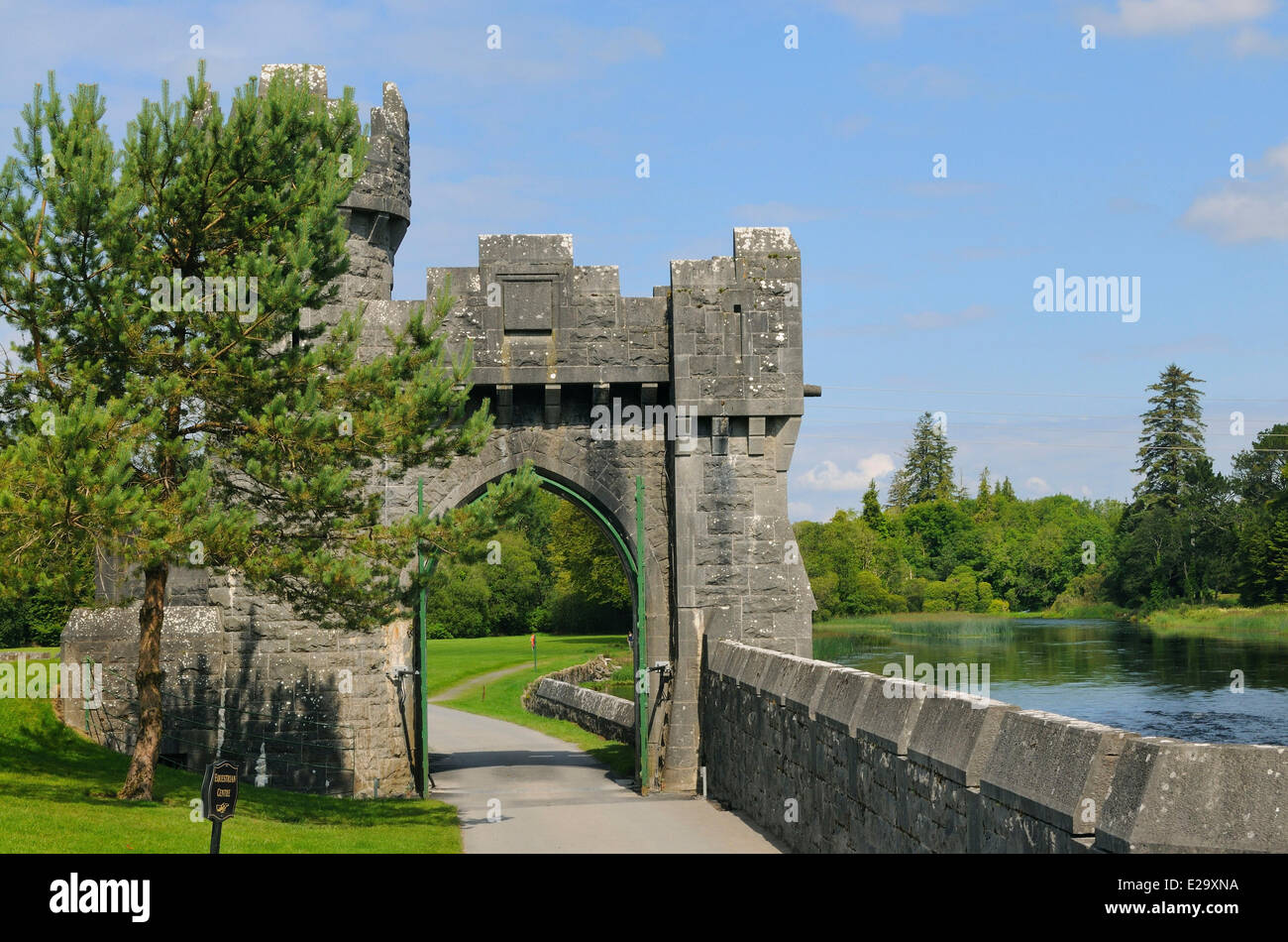 County mayo castle ireland Banque de photographies et d’images à haute ...