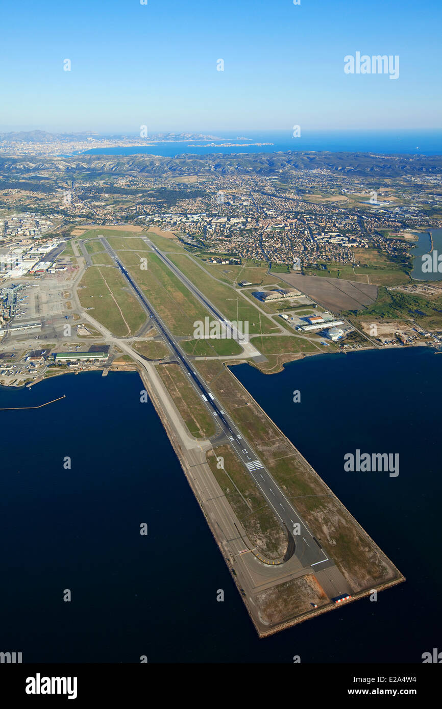 France, Bouches du Rhône, Marignane, l'aéroport Marseille Provence et l ...