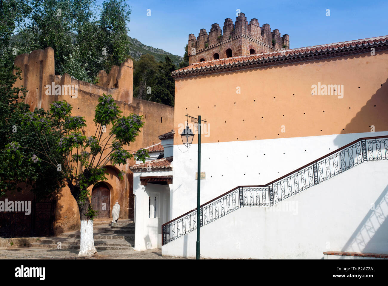 Morocco chefchaouen outa hammam square Banque de photographies et d ...