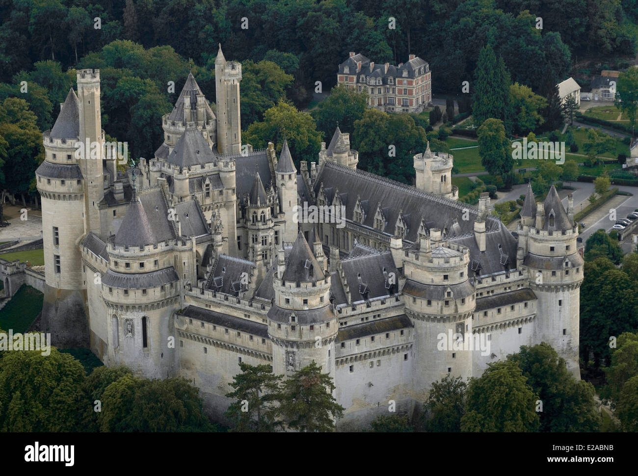 La France, l'Oise, Compiègne et forêt de Compiègne, ballon volant ...