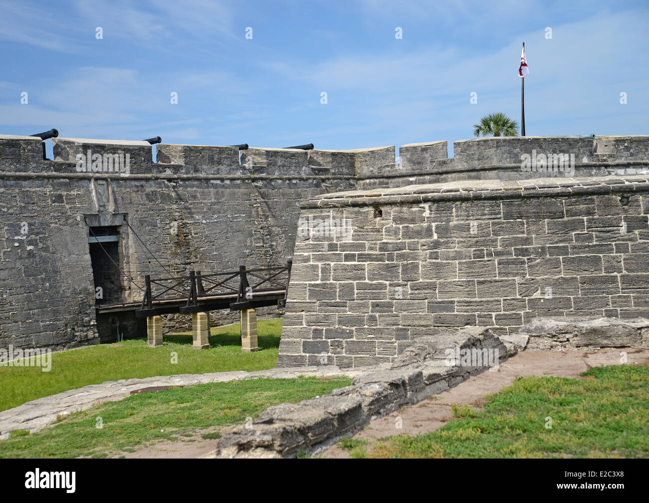 Pont levis fort Banque de photographies et d’images à haute résolution ...