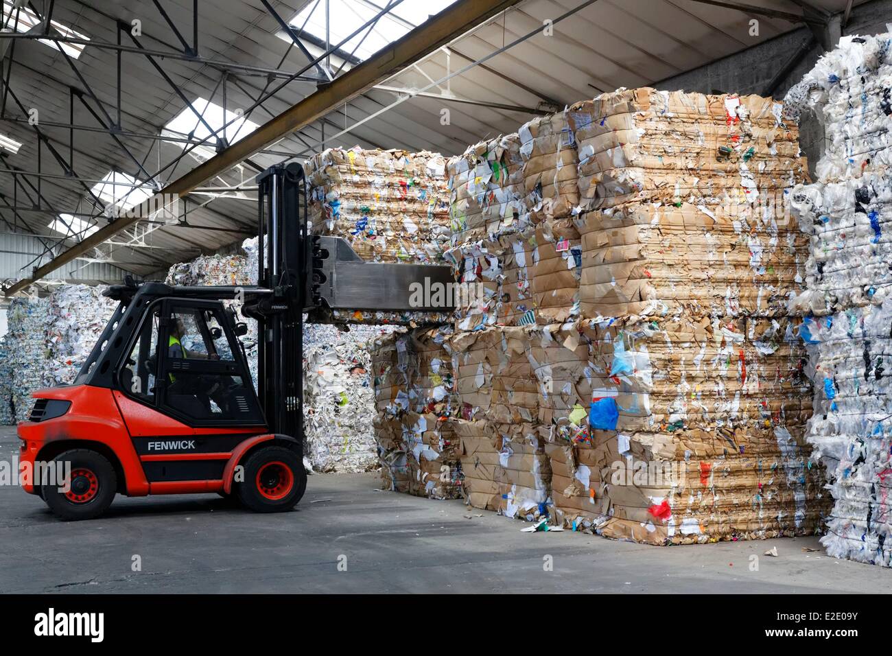 France Puy de Dome balles de carton-ménage entreprise de recyclage des ...