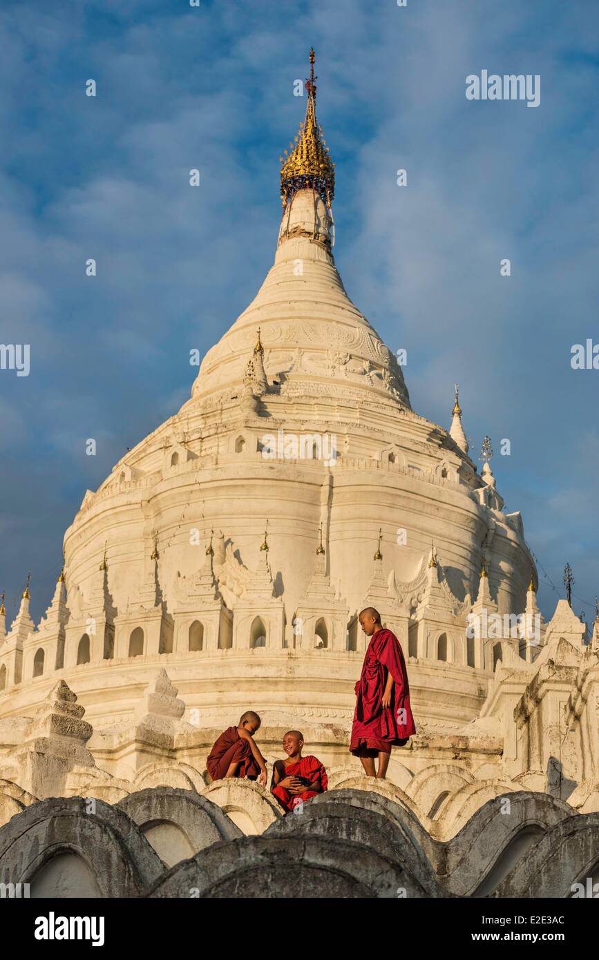Myanmar (Birmanie) la division de Sagaing Mingun Pagode Hsin Phyu moi ...