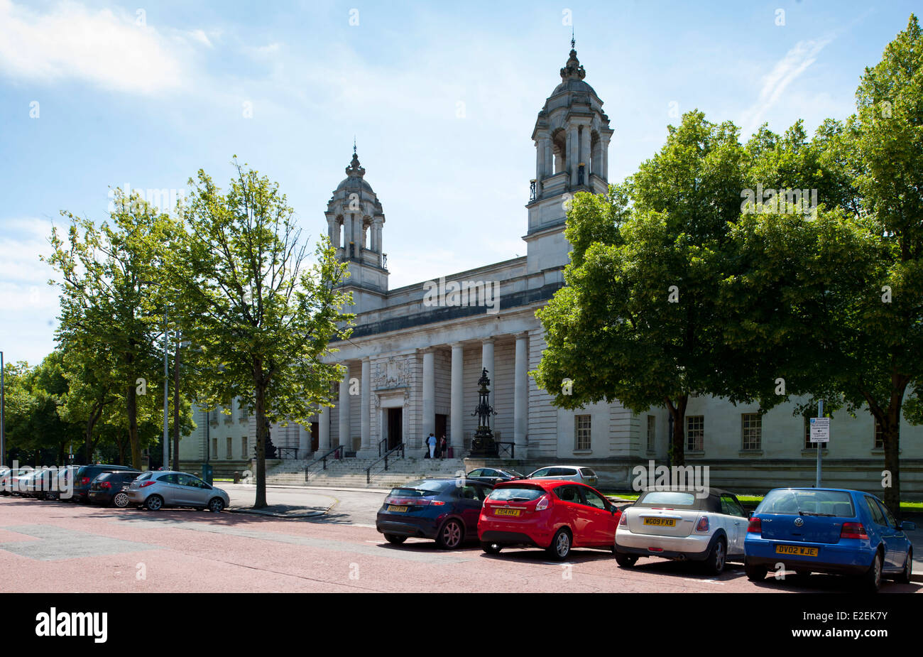 Cardiff crown court Banque de photographies et d’images à haute ...