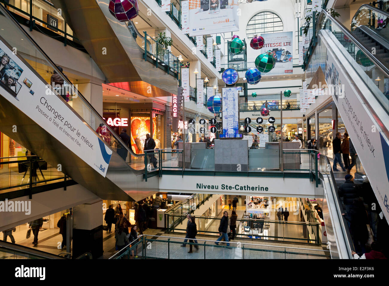 Canada, Québec, Montréal, la ville souterraine, le centre commercial ...