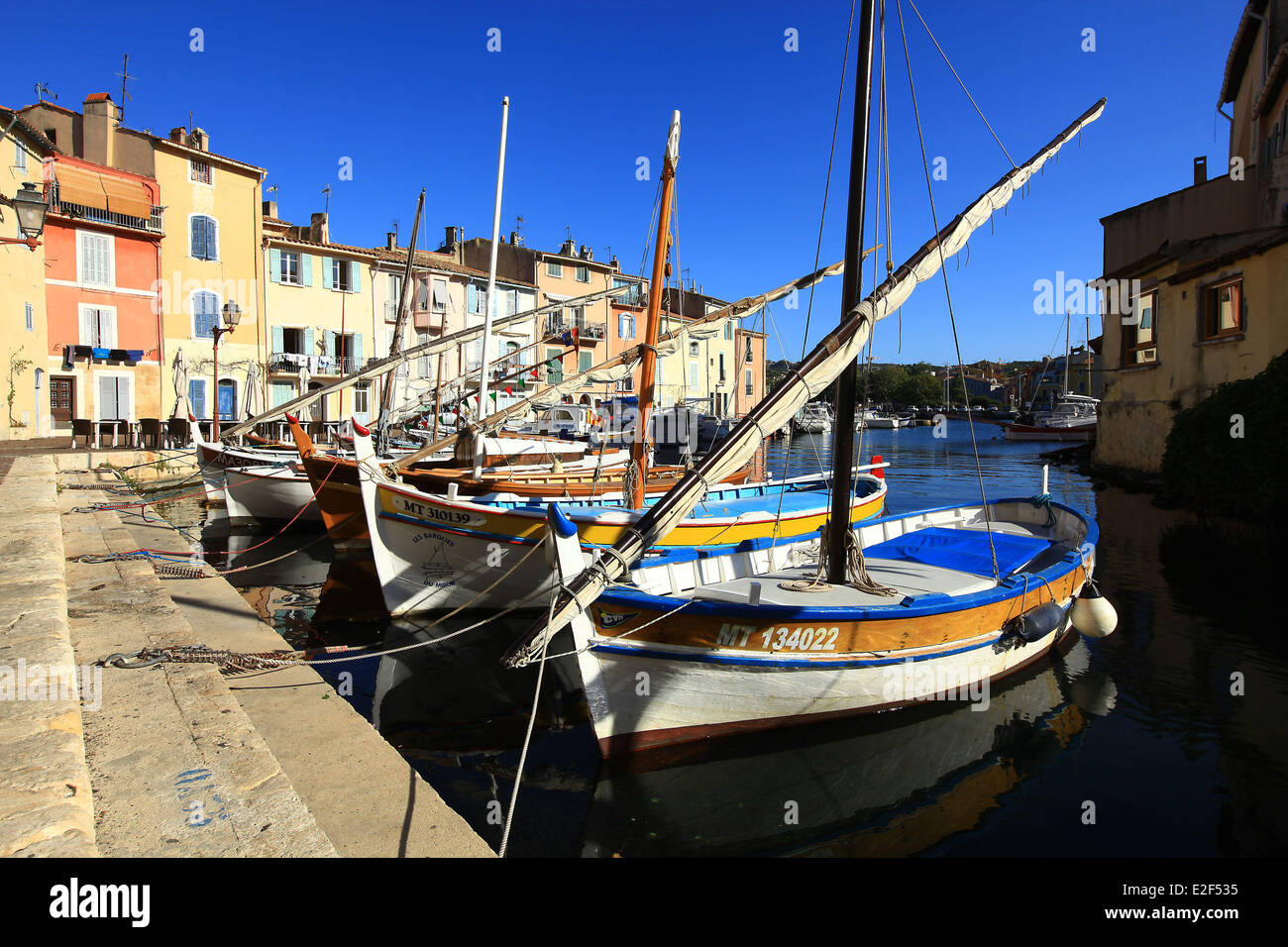 Le miroir aux oiseaux martigues Banque de photographies et d’images à haute résolution - Alamy
