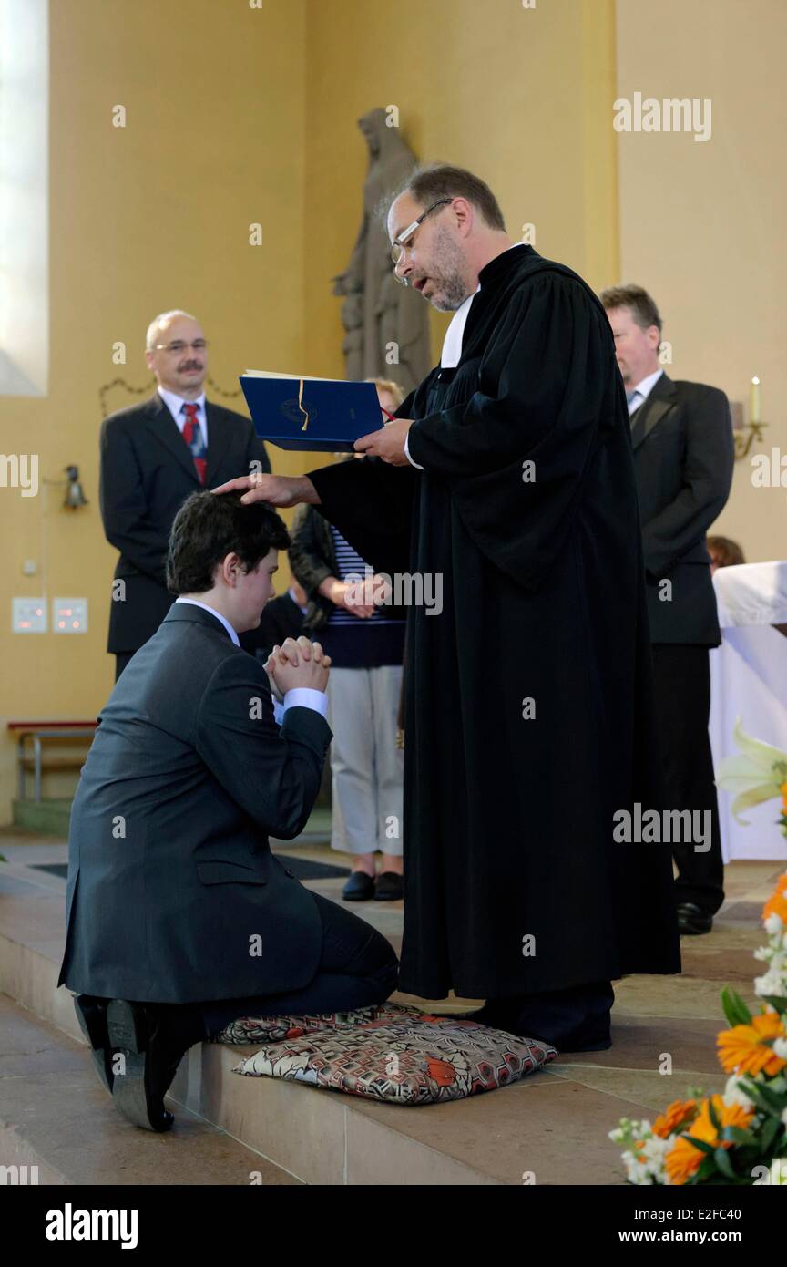 Confirmation protestante Banque de photographies et d’images à haute ...