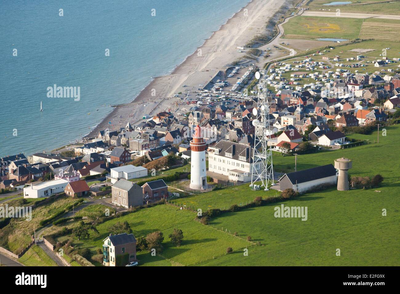 France, Somme, Ault, le village et son phare (vue aérienne Photo Stock ...