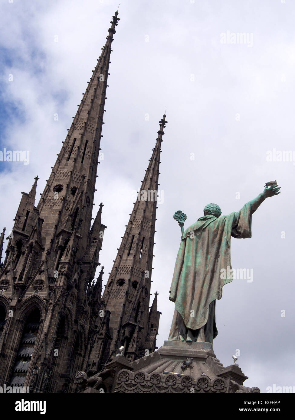Statue d'Urbain II, Cathédrale Notre-Dame-de-l''Assomption, la ...