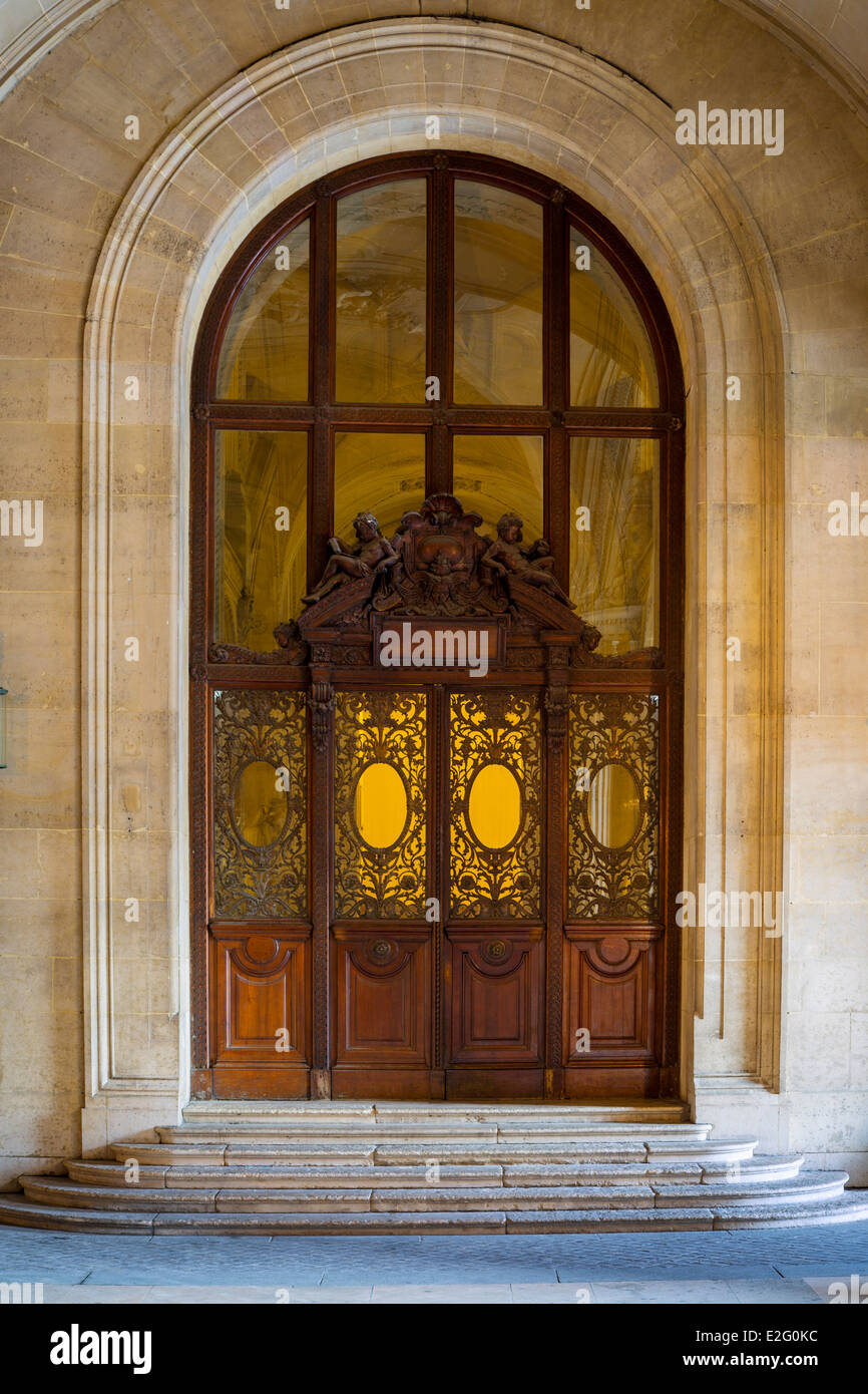Embrasure de porte fleurie Banque de photographies et d’images à haute ...