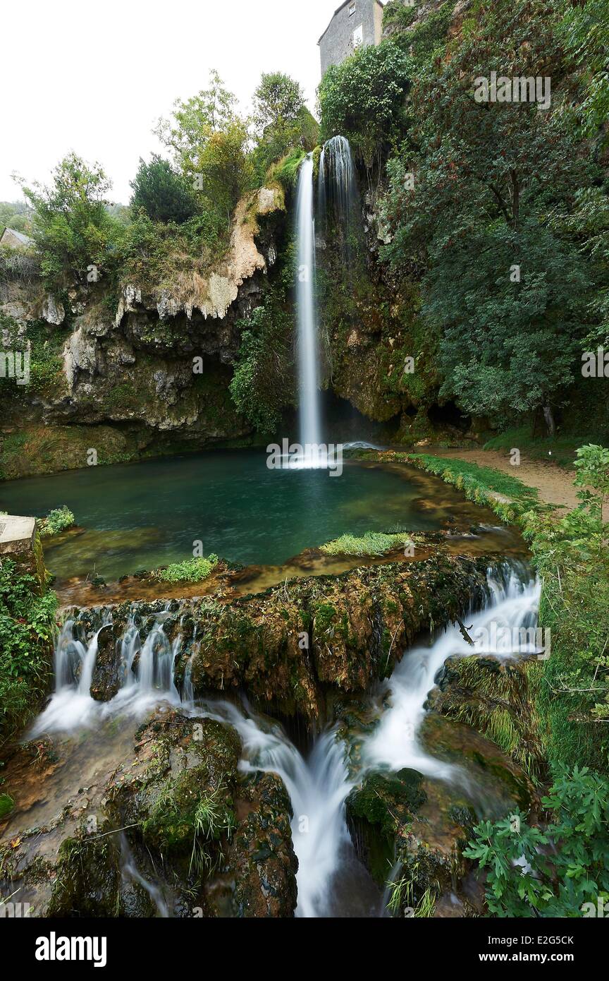 France Aveyron Salles la source Présentation de la cascade Photo Stock ...