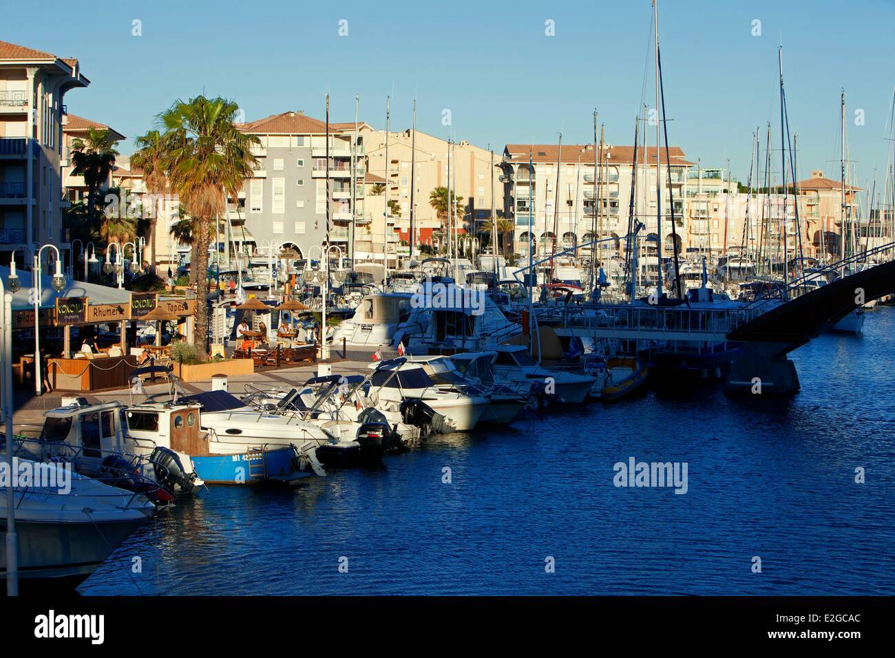 Port frejus Banque de photographies et d’images à haute résolution - Alamy