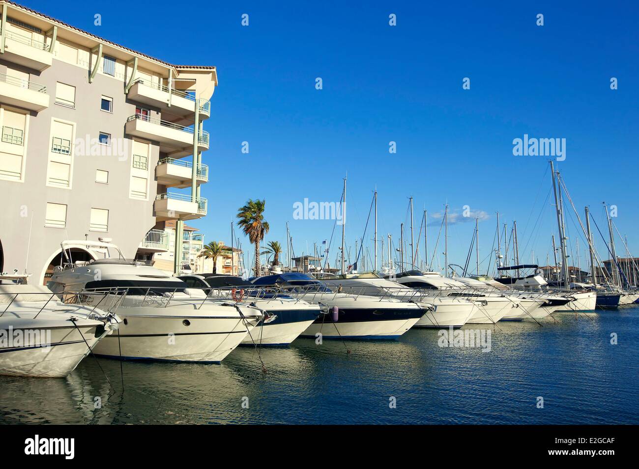 Port frejus Banque de photographies et d’images à haute résolution - Alamy