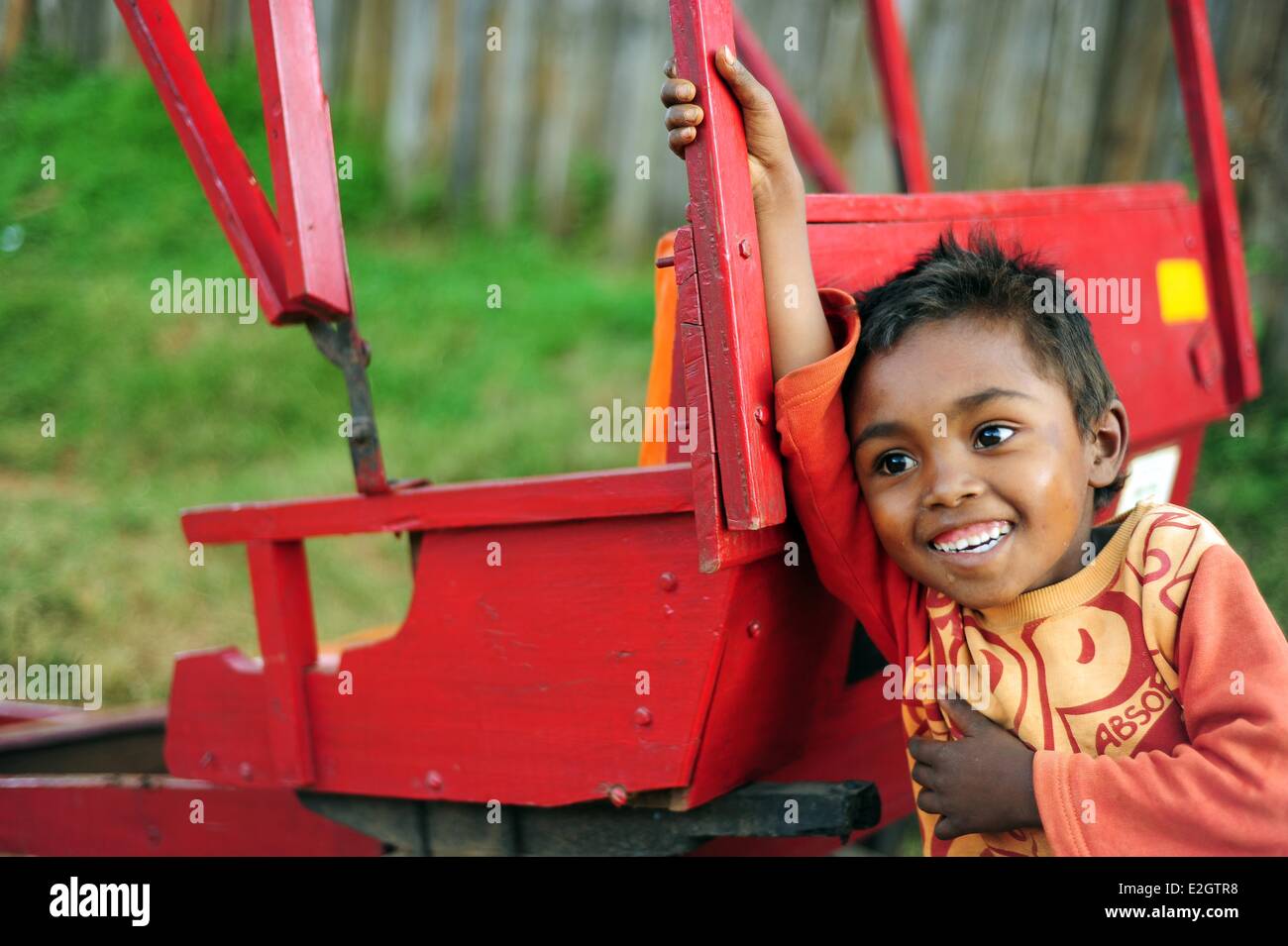 Hautes terres centrales de Madagascar Antsirabe petit garçon souriant à ...