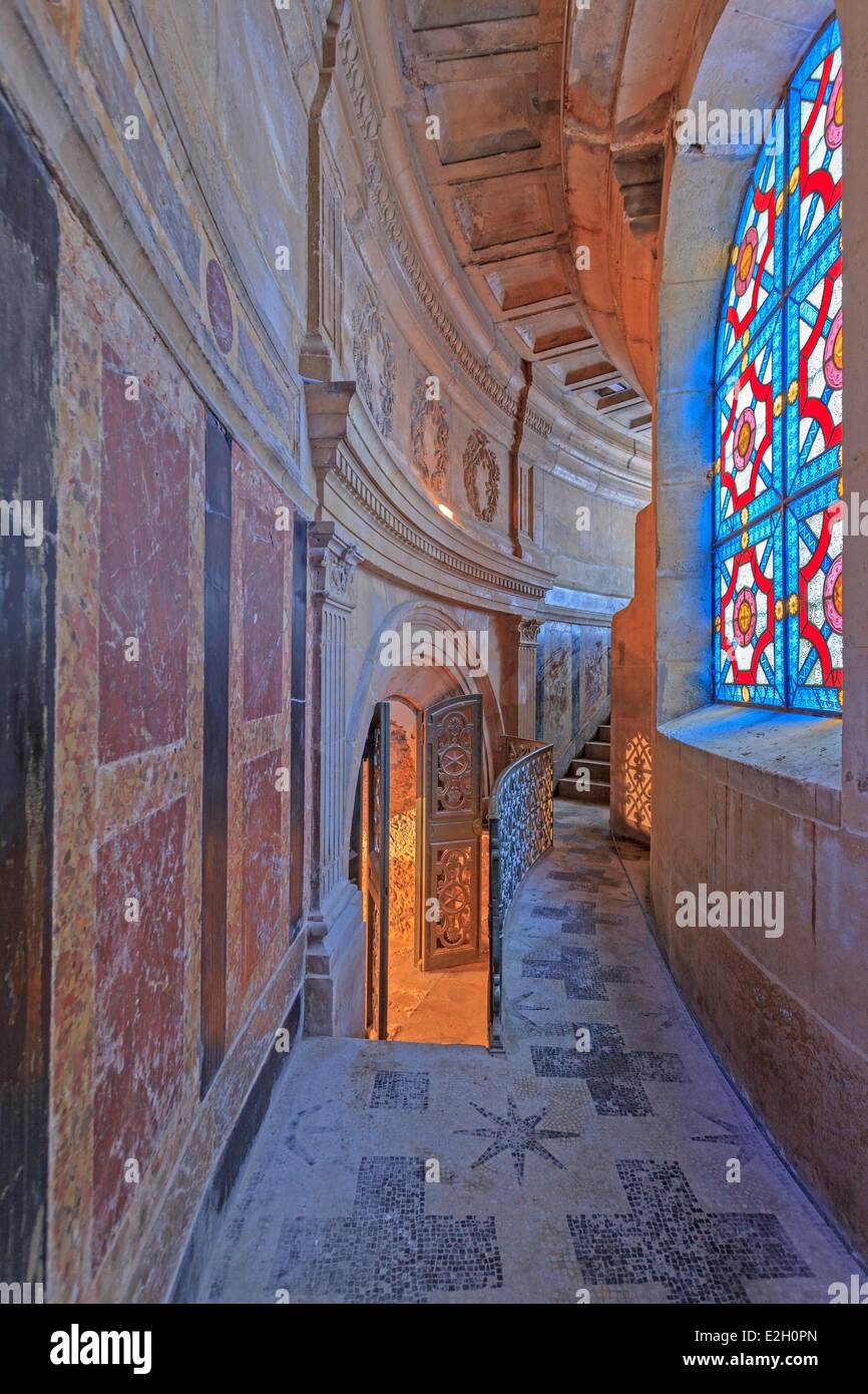 France Paris Place de la Bastille escalier donnant accès au sous-sol de ...