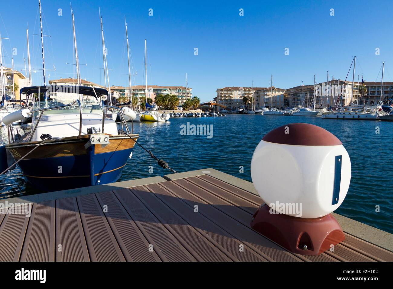 Port frejus Banque de photographies et d’images à haute résolution - Alamy