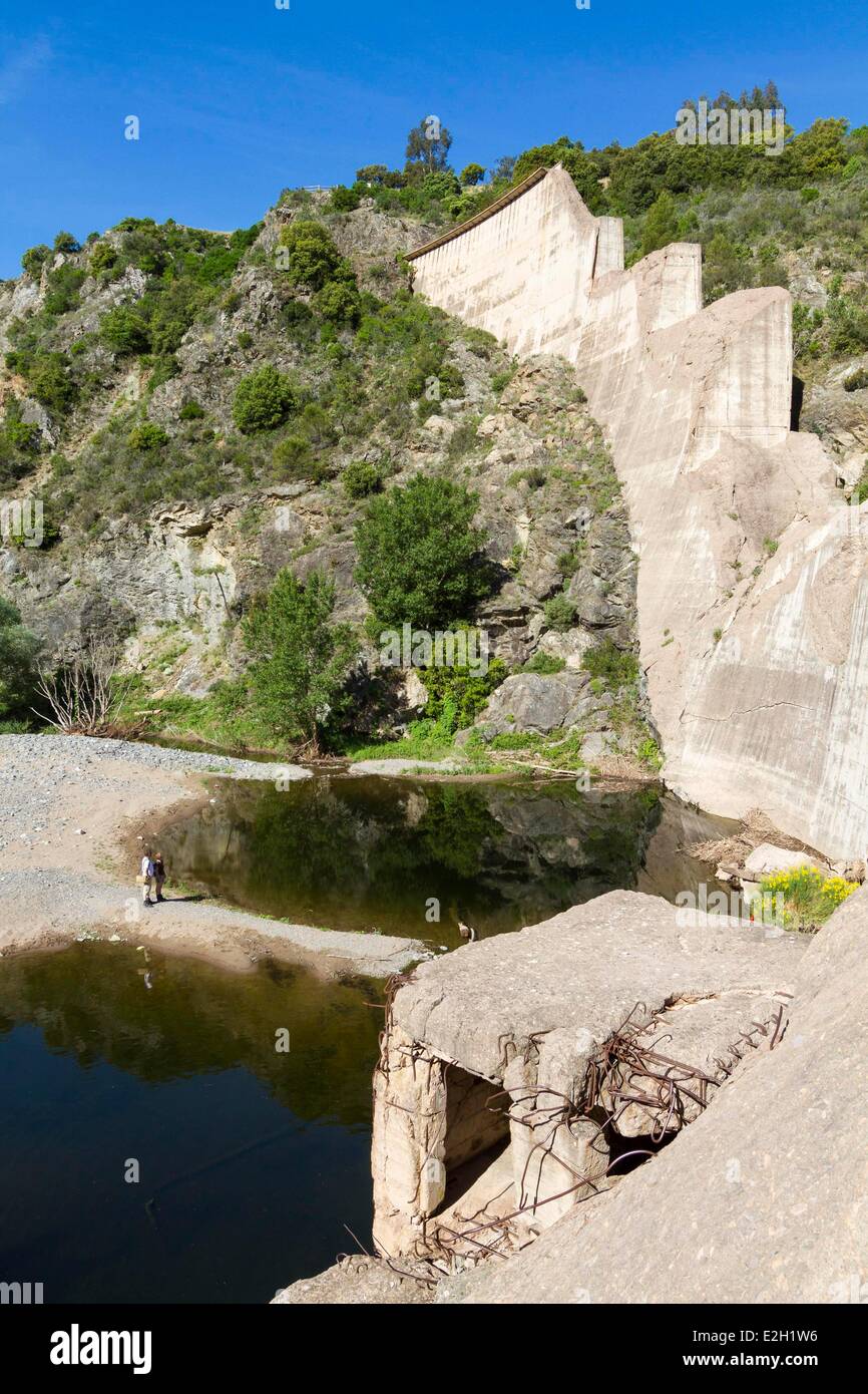 Barrage de malpasset Banque de photographies et d’images à haute ...