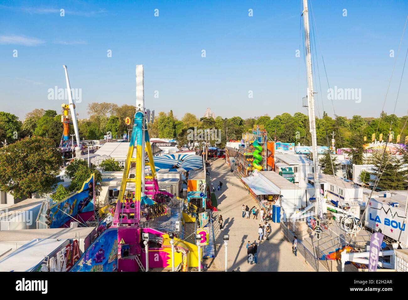 France Paris Foire du Trone (parc d'attractions de printemps à Paris ...