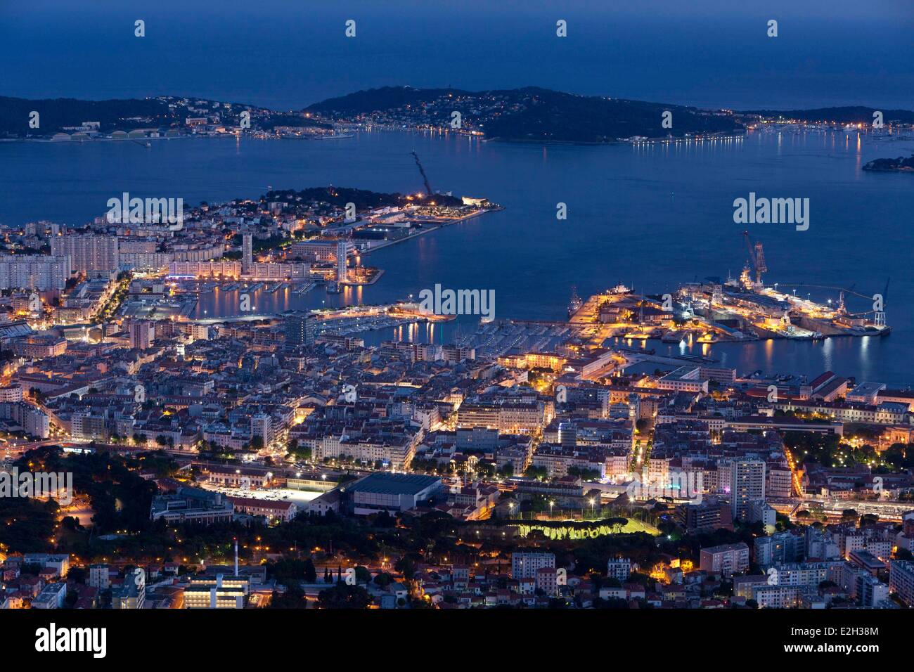 Mont faron and toulon Banque de photographies et d’images à haute ...