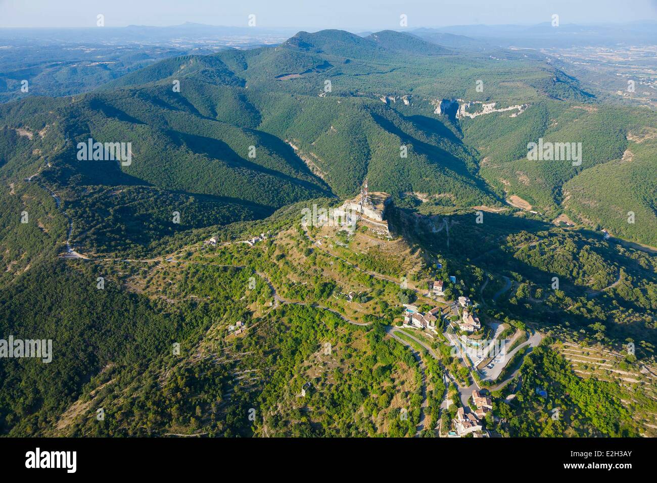 France Ardèche Sampzon Sampzon rocher qui domine la vallée de l'Ardèche ...