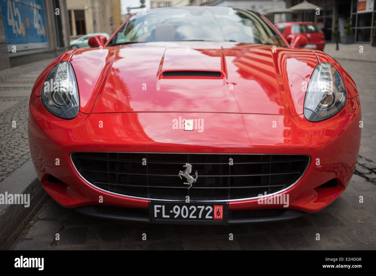 Ferrari rouge Banque de photographies et d’images à haute résolution ...